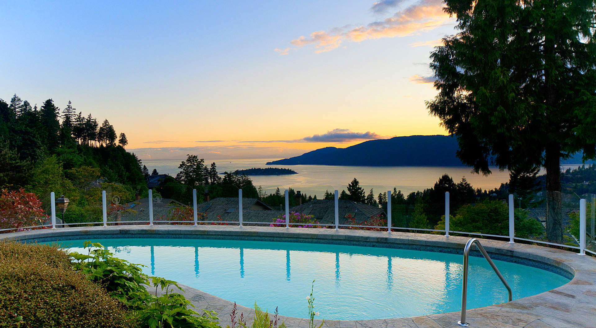 5210 Timberfeild Lane - West Vancouver Homes and Real Estate - BC, Canada